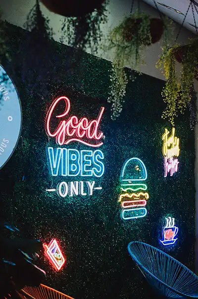 Do you offer multicolor neon signs? – Happywires